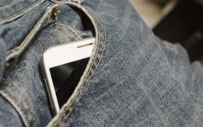 What is the Best Way to Carry Cell Phone or A Smartphone in Pocket?