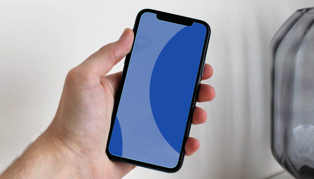 Flagship v Non-Flagship Phones Comparison (Full Guide 2025)